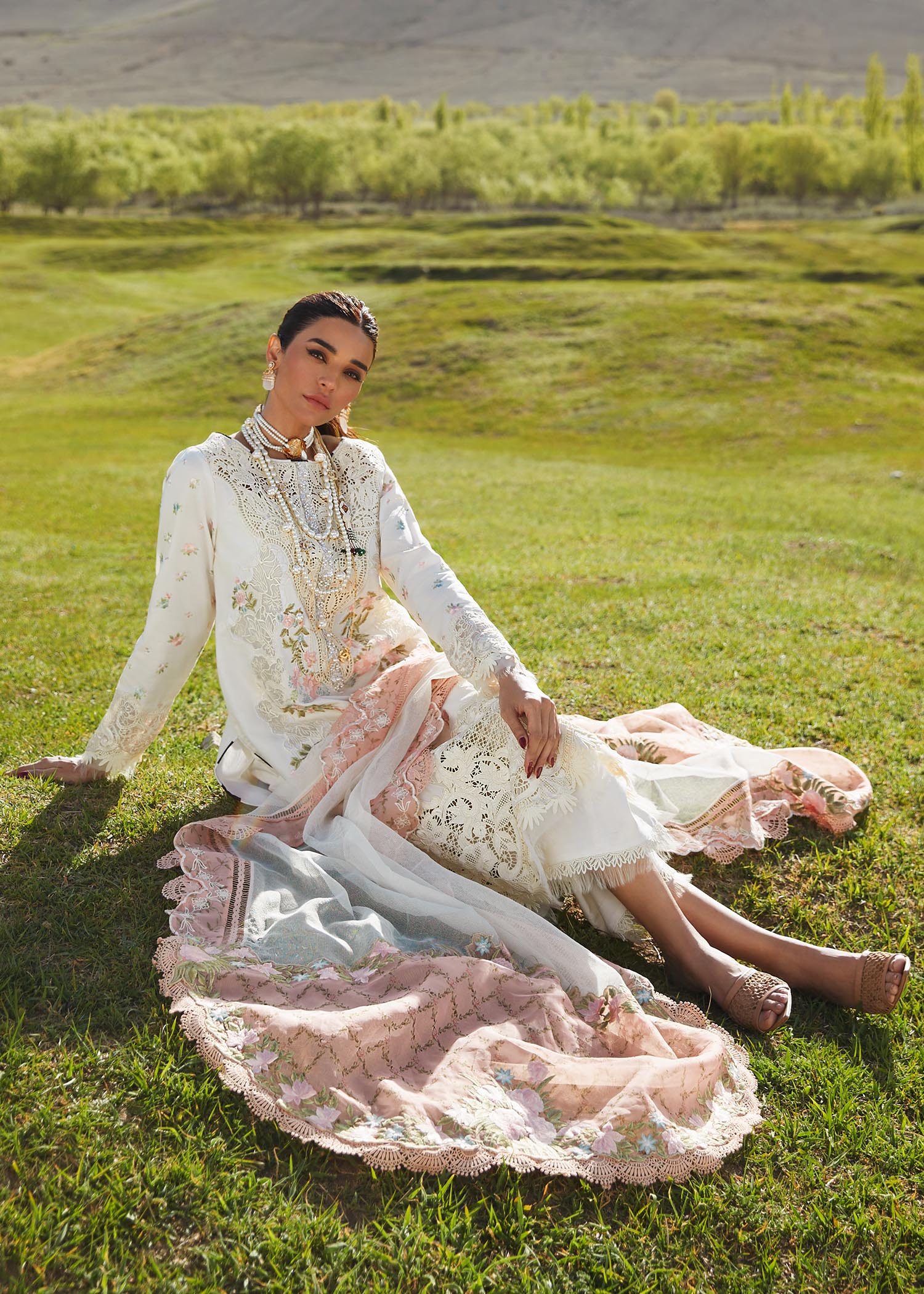 D-1A | Saira Shakira | Crimson | Luxury Lawn 2023 – Ayat B D-1A | Saira Shakira | Crimson | Luxury Lawn 2023 – Ayat B